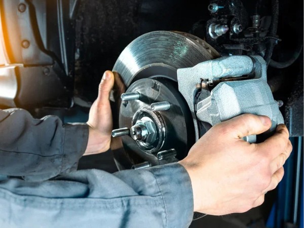 Brake Failure Diagnosis in Abu Dhabi | Free Brake Inspection